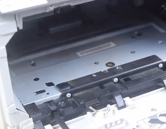 How to change the Samsung CLT-406 series printers drum chip?